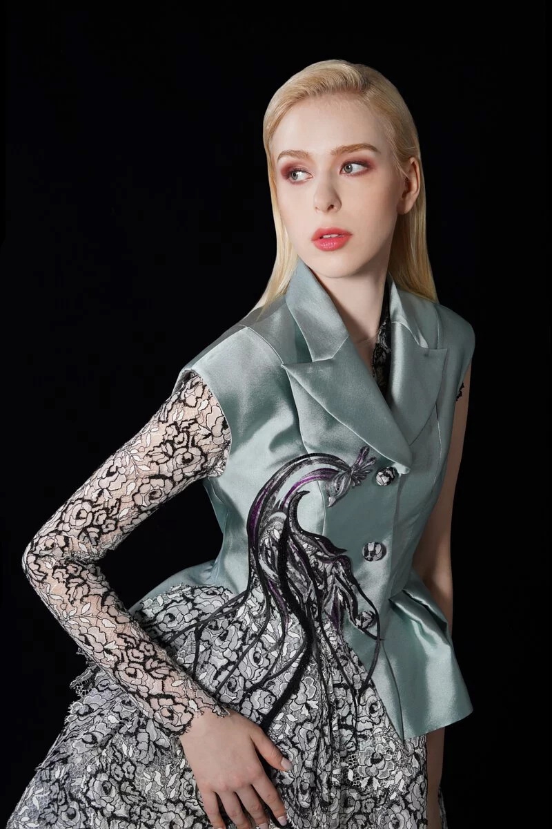 孔雀刺繡真絲背心外套 / 黑白蕾絲洋裝 套裝_京繡 Jing Xiu Collection_Khieng COUTURE_Shop Now ...