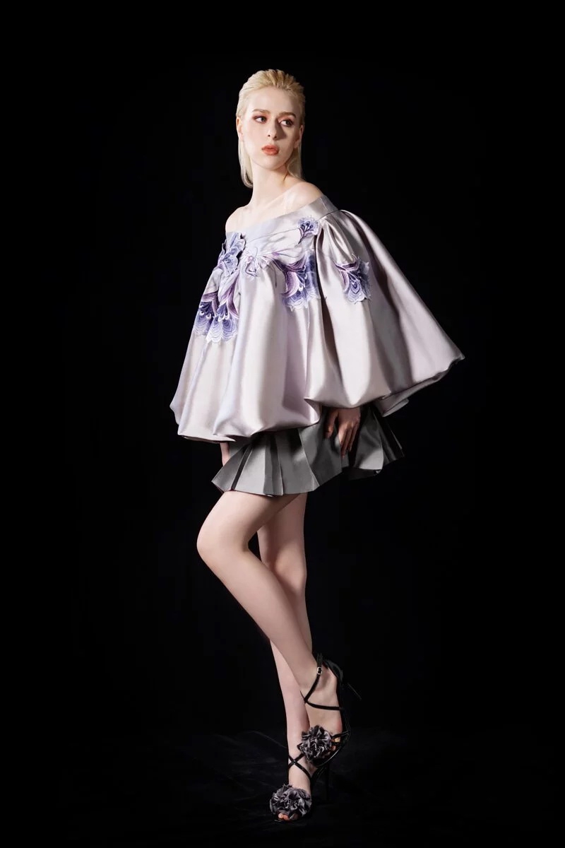 鳳凰刺繡上衣 / 灰褶短裙_京繡 Jing Xiu Collection_Khieng COUTURE_Shop Now | Khieng ...