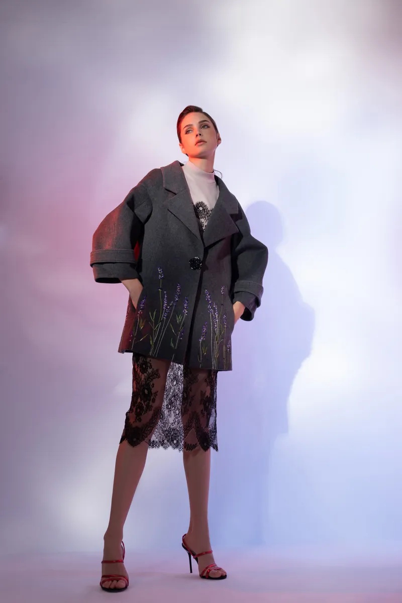 喀什米爾毛料混紡手工刺繡短大衣_新京繡 New Jing Xiu Collection_Khieng COUTURE_Shop Now ...